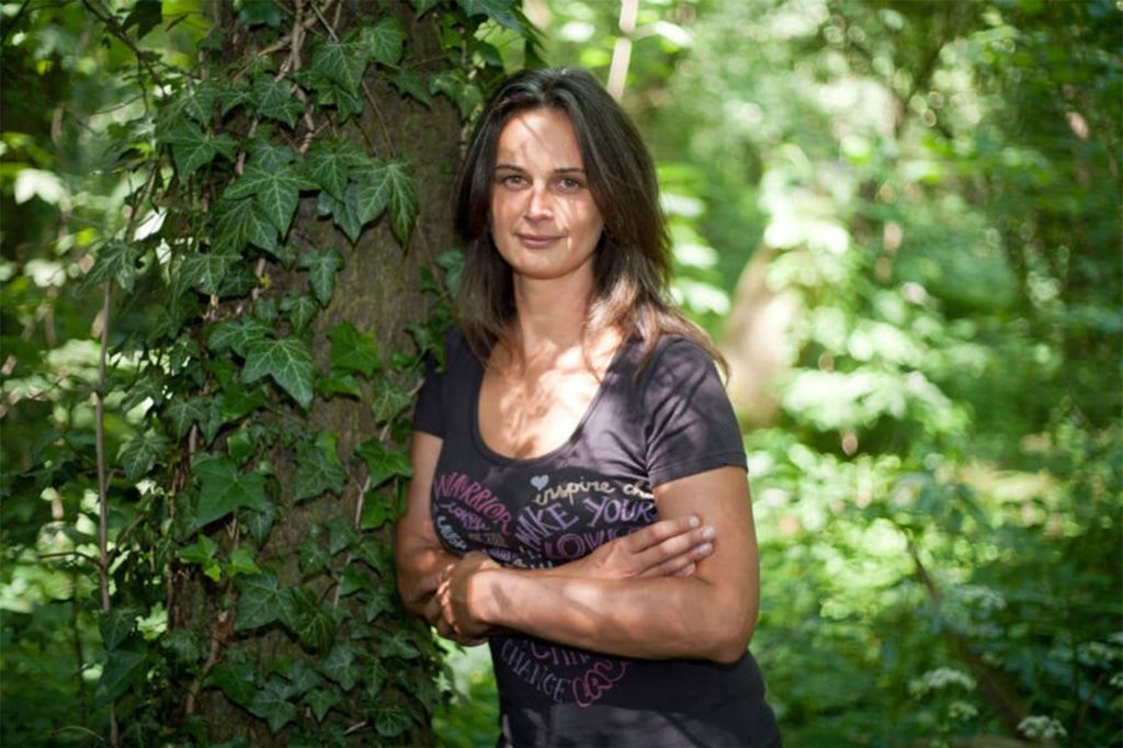 Julia Butterfly Hill: The Woman Who Lived in a Tree for Two Years to ...