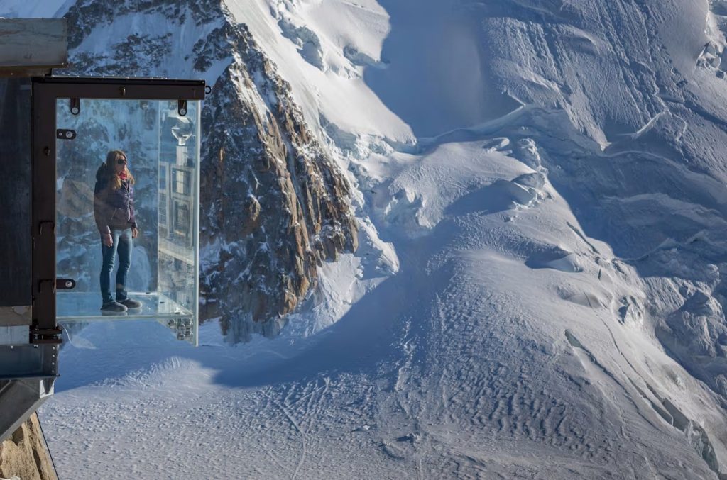 Check out 8 of the world’s wonderful glass bridges – Golf Vertex